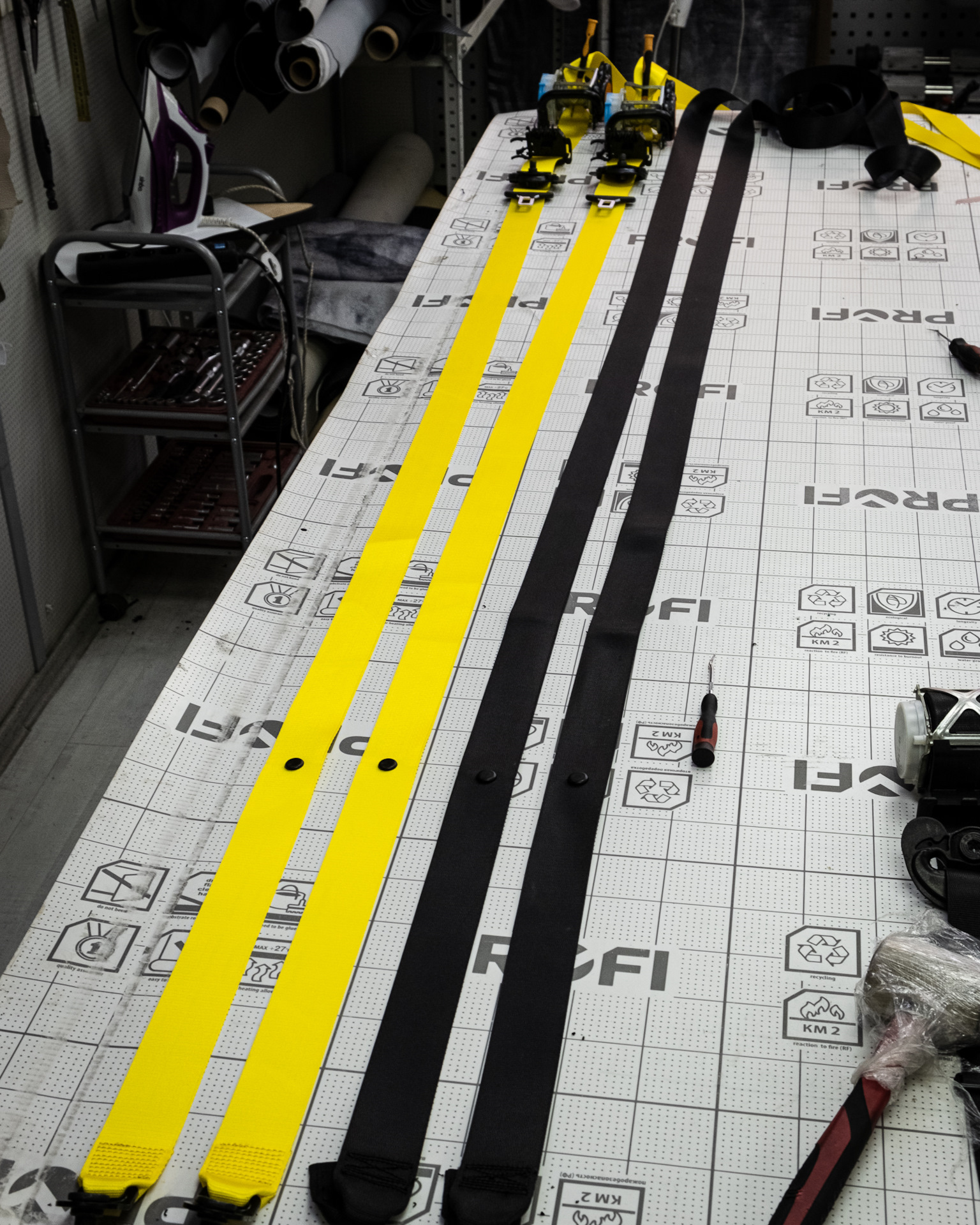 Замена штатных лент ремней безопасности на яркие желтые ленты🍋 ...