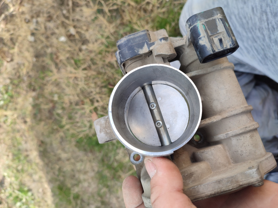 Ревизия дроссельной заслонки и замена фильтра на обратке антифриза ...