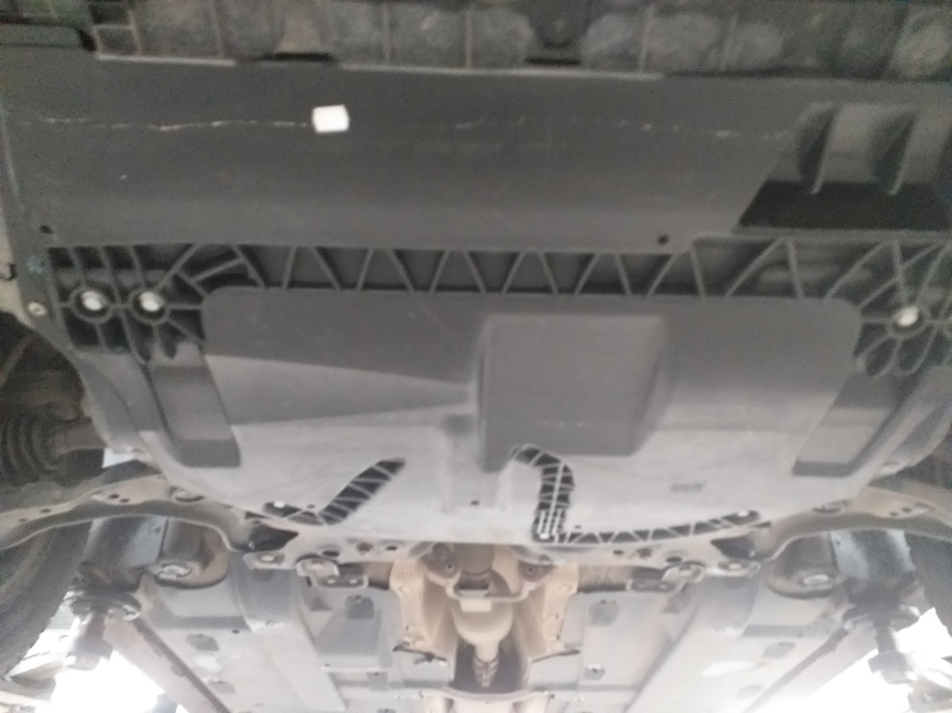 Установка оригинальной защиты — Skoda Rapid (1G), 1,6 л, 2018 года ...