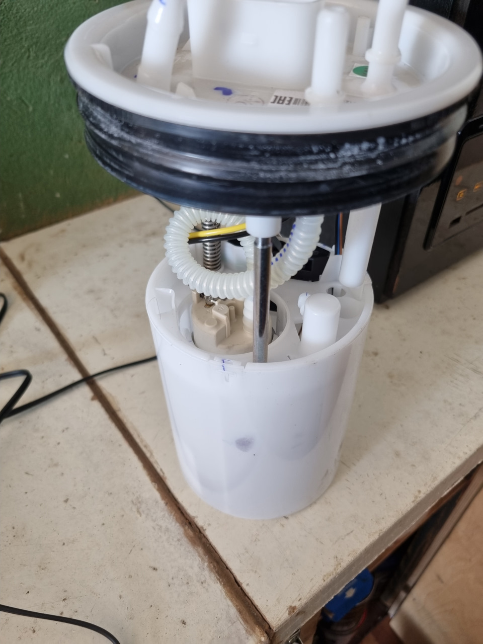 Замена бензонасоса — Volkswagen Polo Sedan, 1,6 л, 2018 года | своими ...