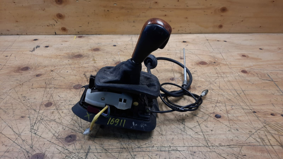 Обновлен рычаг управления КПП, так же комплект зажимных элементов — BMW ...