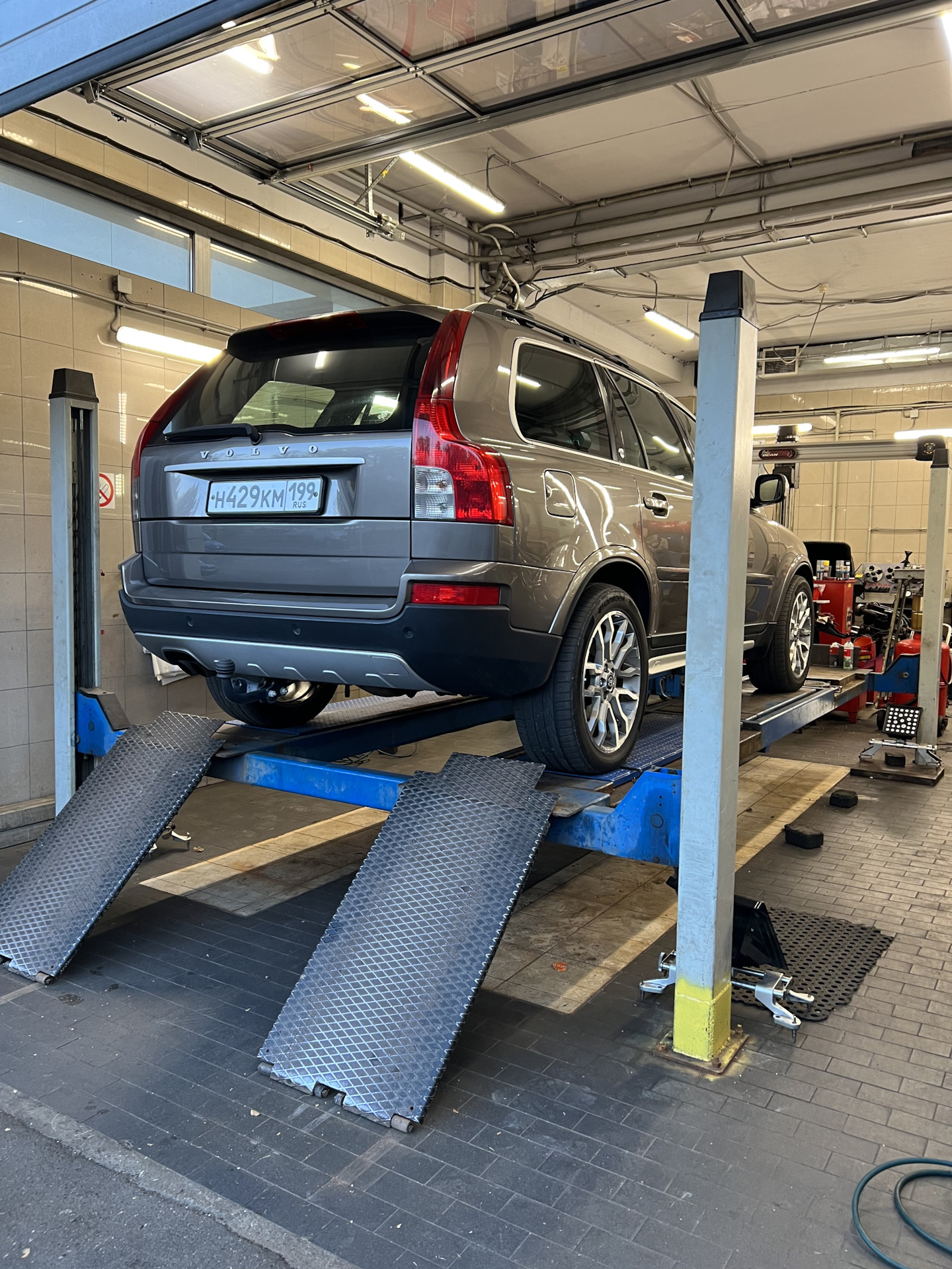 425 000 замена АКБ, стабилизатора, топливного фильтра, чистка ЕГР, сход ...