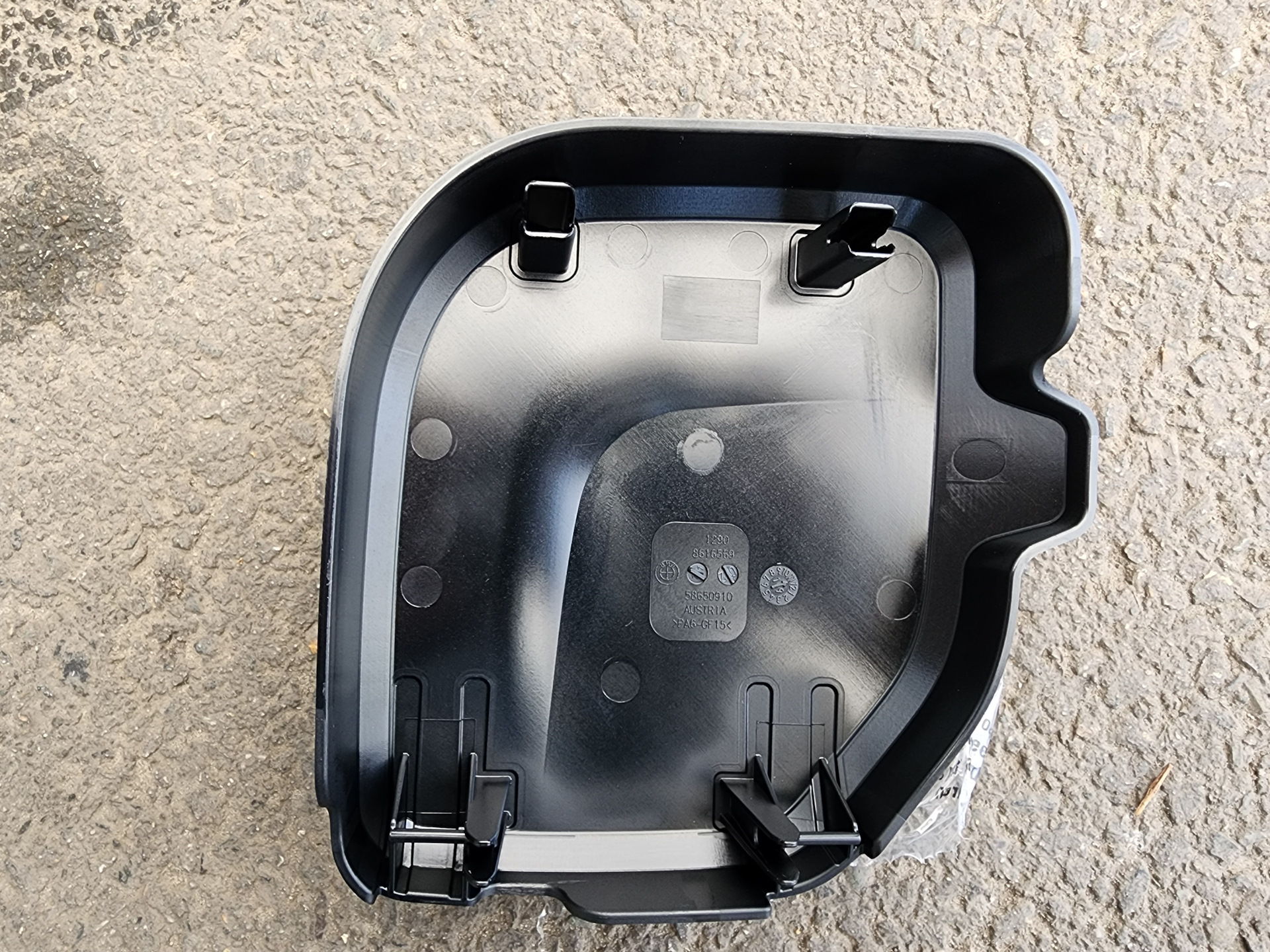 Крышка блока предохранителей. — BMW 1 series (F20), 1,6 л, 2012 года ...