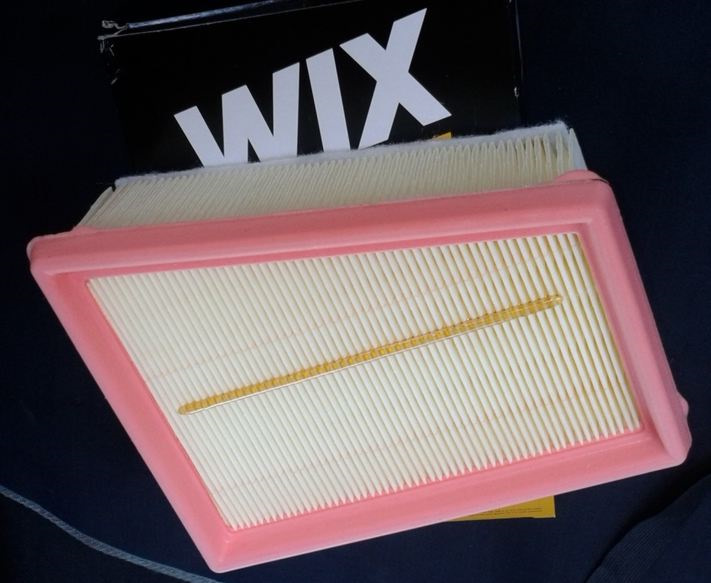 Воздушный фильтр WIX и FILTRON — Lada Largus Cross, 1,6 л, 2017 года ...