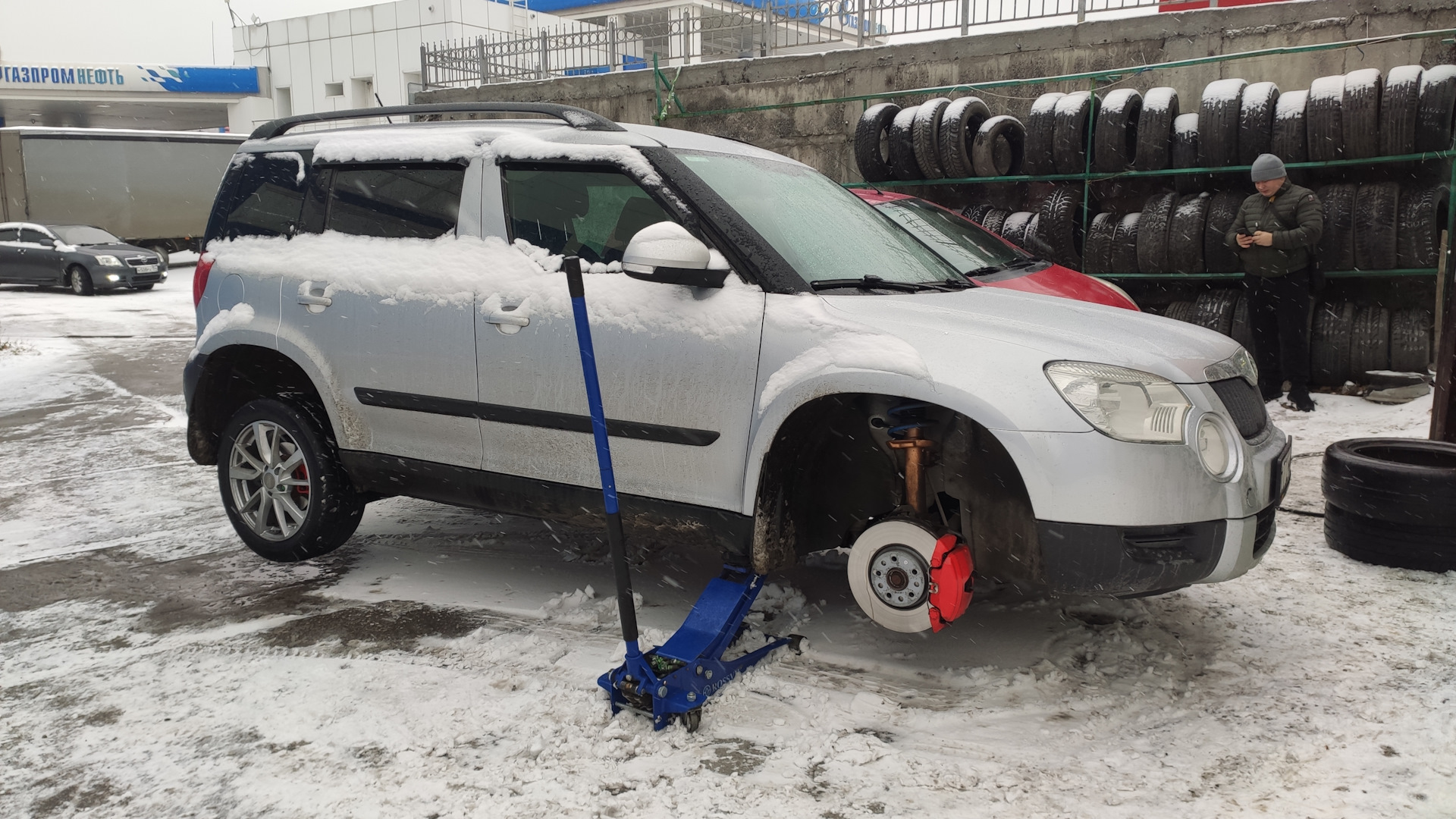 Зимняя шипованная резина Nokian Nordman 7 R17 225/55 на Skoda Yeti ...