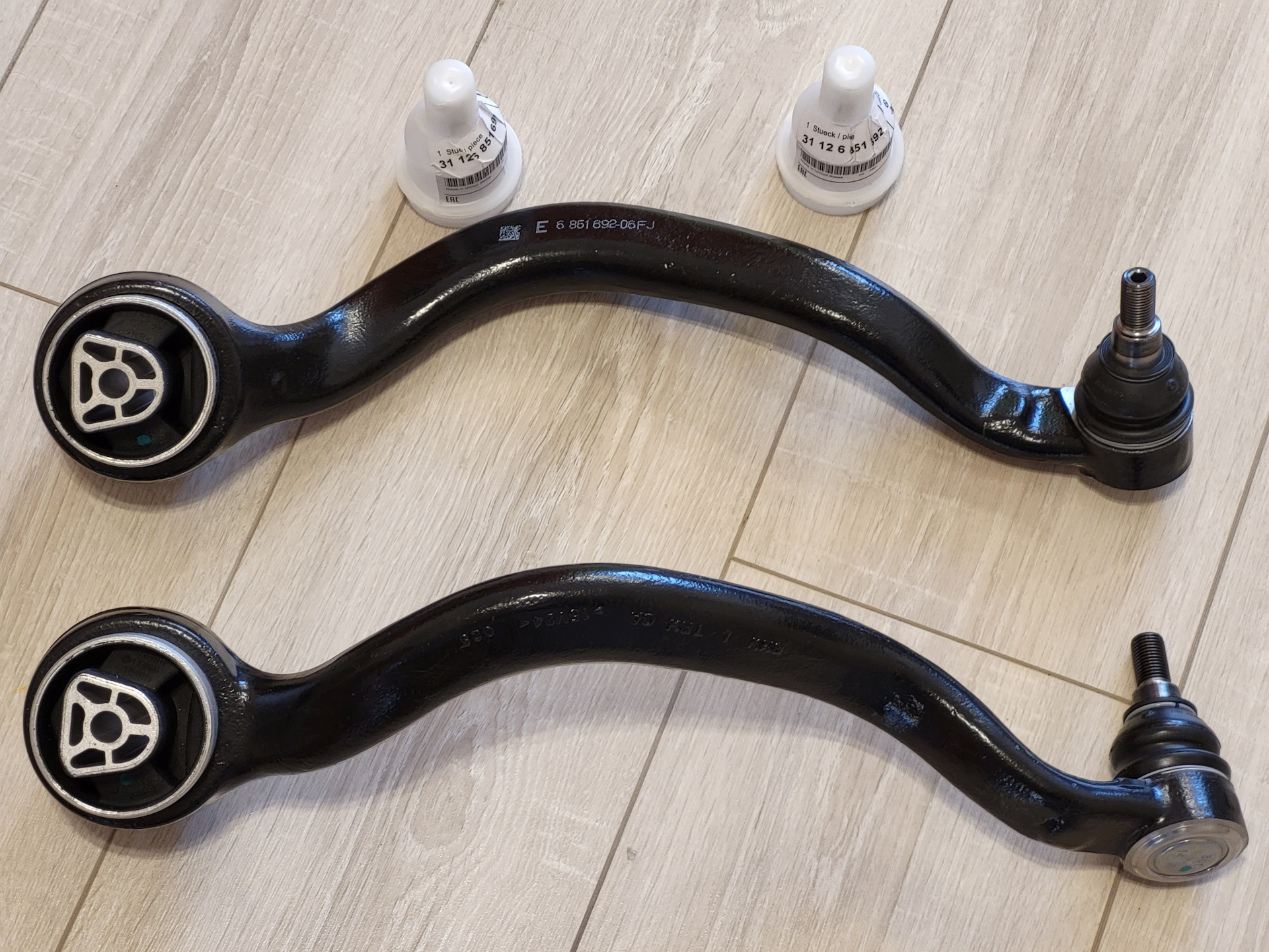 Продольные рычаги передней подвески за 5 тыс. — BMW X5 (F15), 3 л, 2015 ...