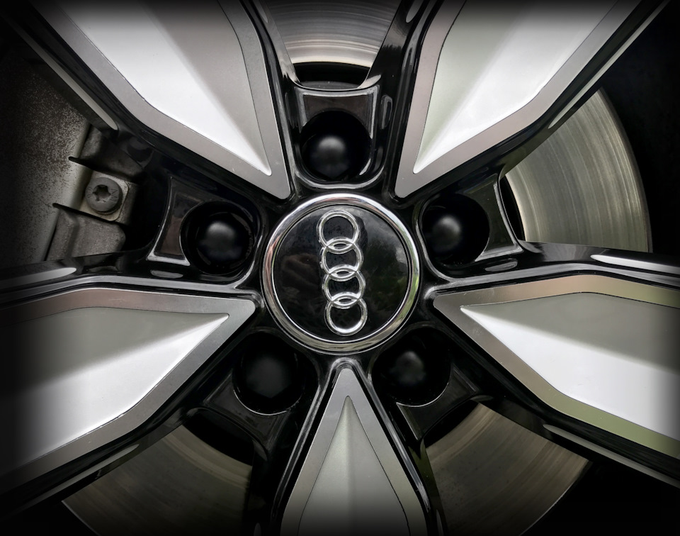 Необходимые аксессуары — 2. Колпачки на болты и ароматизатор. — Audi A8 ...