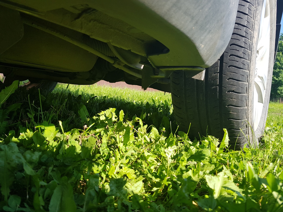Брызговик перед задним колесом — KIA Sportage (3G), 2 л, 2011 года ...