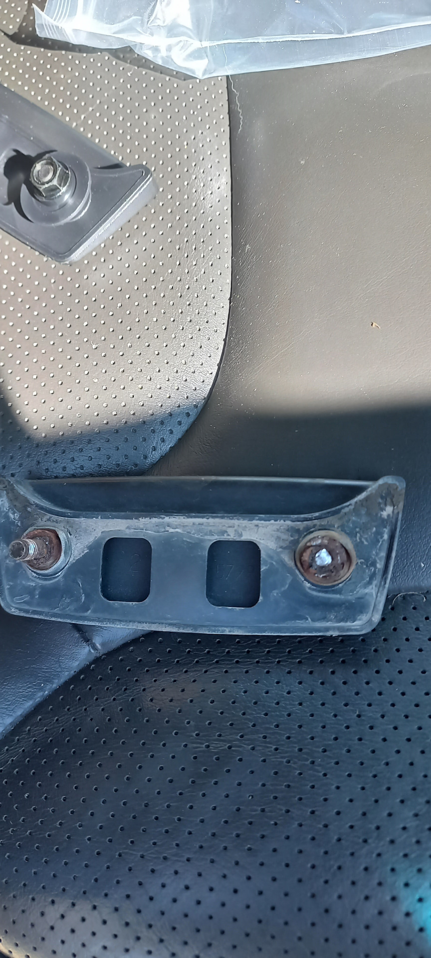 Замена ручки стекла 5 двери. — Nissan Pathfinder (3G), 2,5 л, 2007 года ...