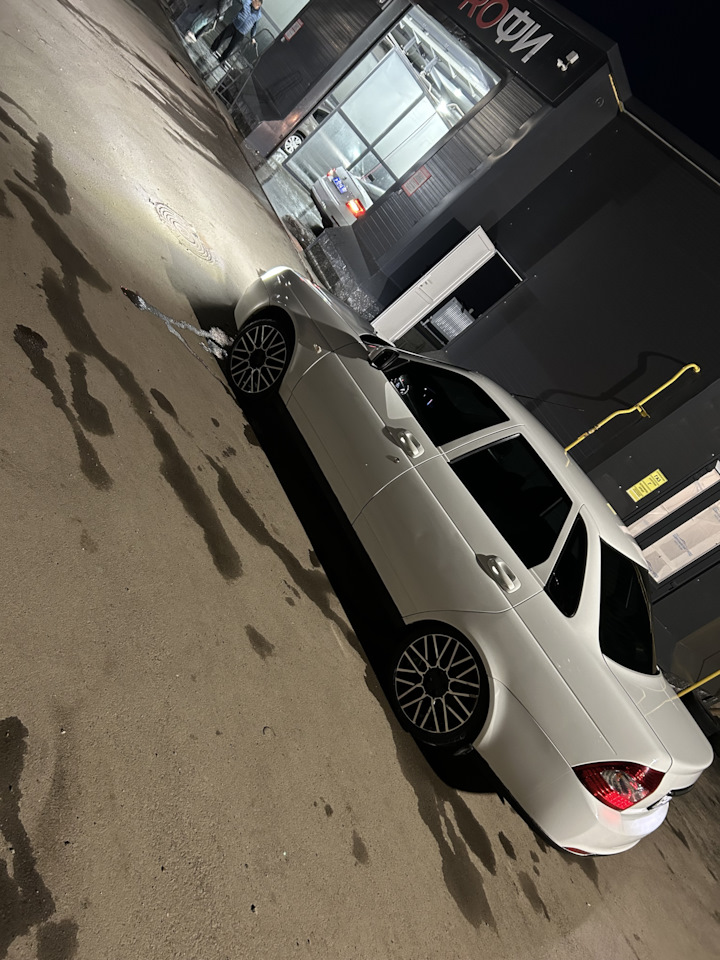 Шины летние 205/40 R17, литые диски 7Jx17 ET0 4x98 на Lada Гранта ...