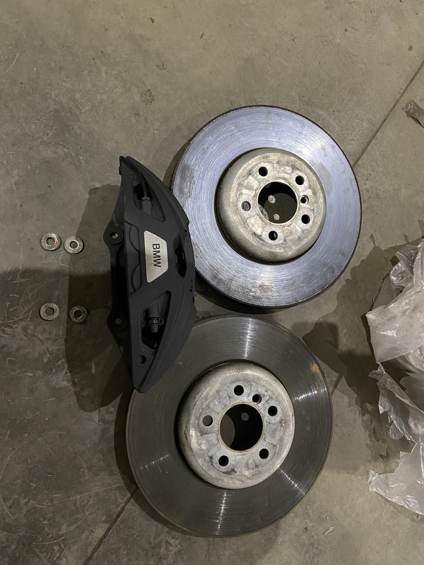 Тормоза от G12 на F10 374*36 — BMW 5 series (F10), 3 л, 2011 года ...