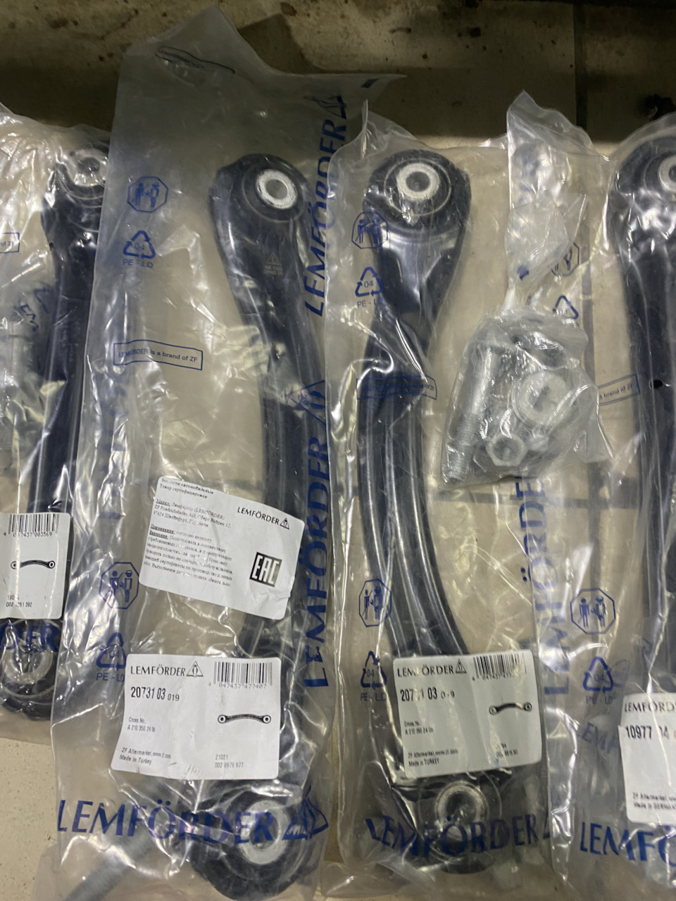 20710309 Комплект прокладок, двигатель Volvo | Запчасти на DRIVE2