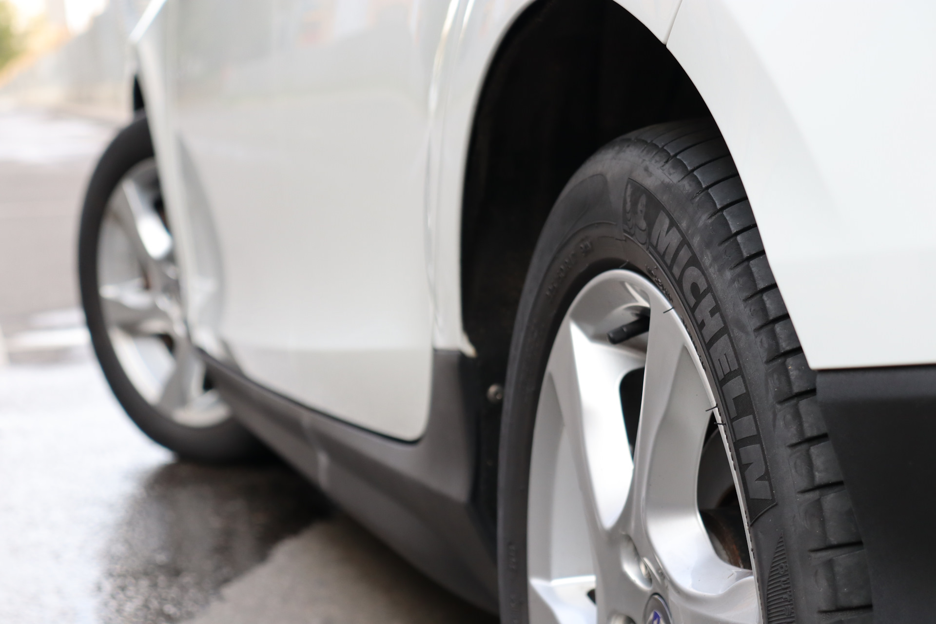 Замена задних тормозных колодок на Volvo V40 Cross Country #SwedShaker ...