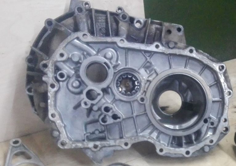 колокол корпус картер МКПП на Renault Logan (1G), Renault Symbol ...