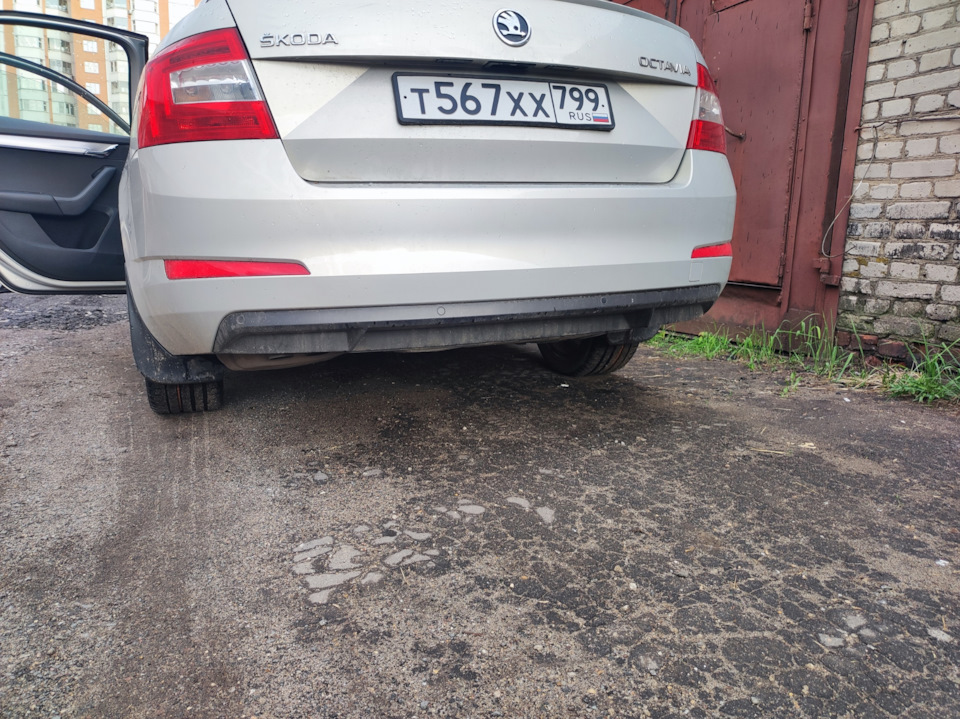 Диффузор заднего бампера + имитация — Skoda Octavia A7 Mk3, 1,8 л, 2015 ...
