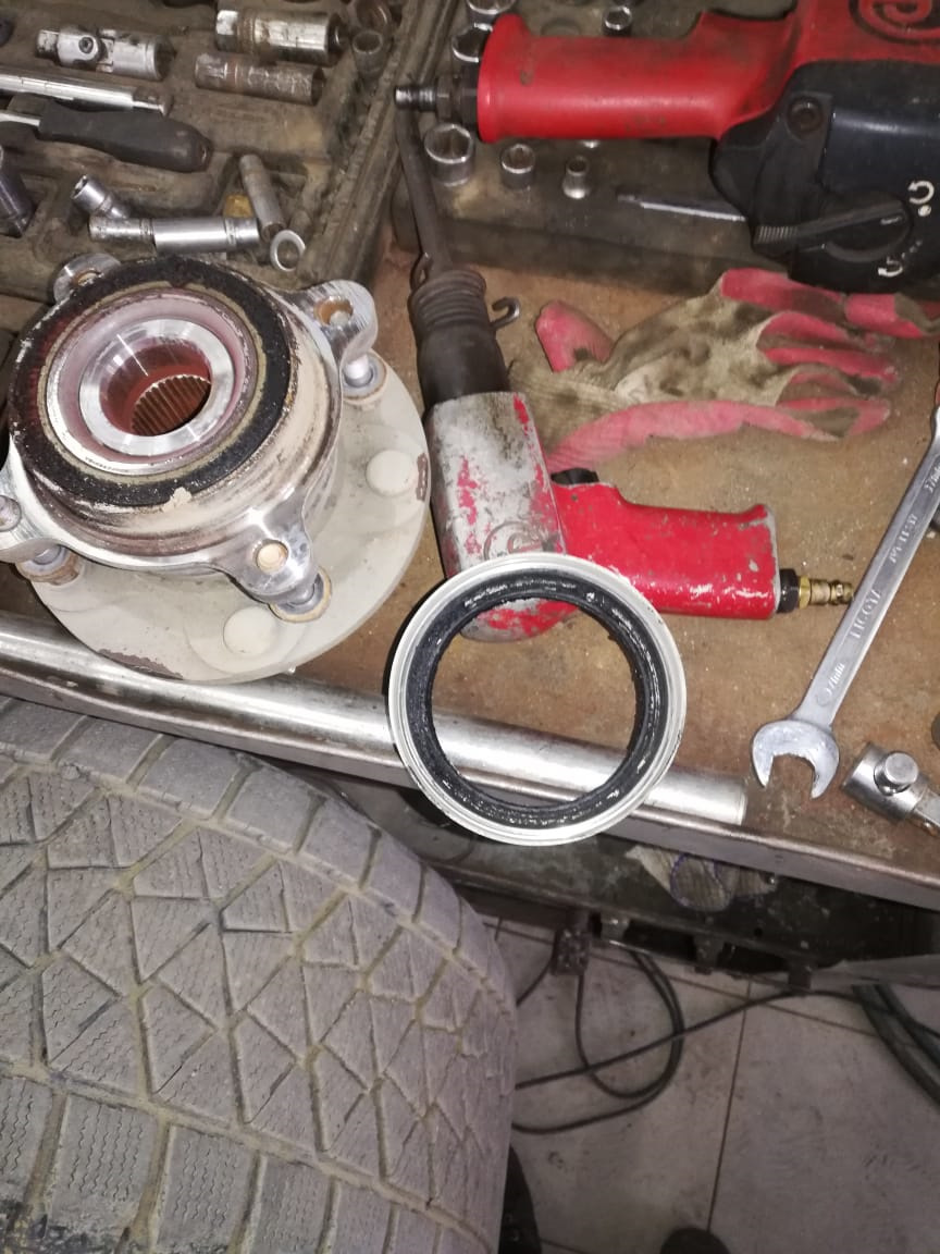 Тормоза #1: Замена задних дисков, колодок, подшипник — Lexus LX (URJ200 ...