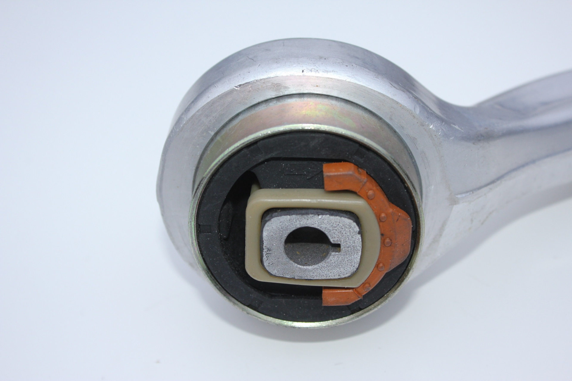 4F0407693H-левый, 4F0407694H-правый направляющие рычаги — Audi A6 Avant ...