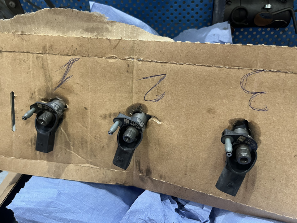 AUDI Q7 II (4M) замена распорного клапана + переуплотнение клапанных ...