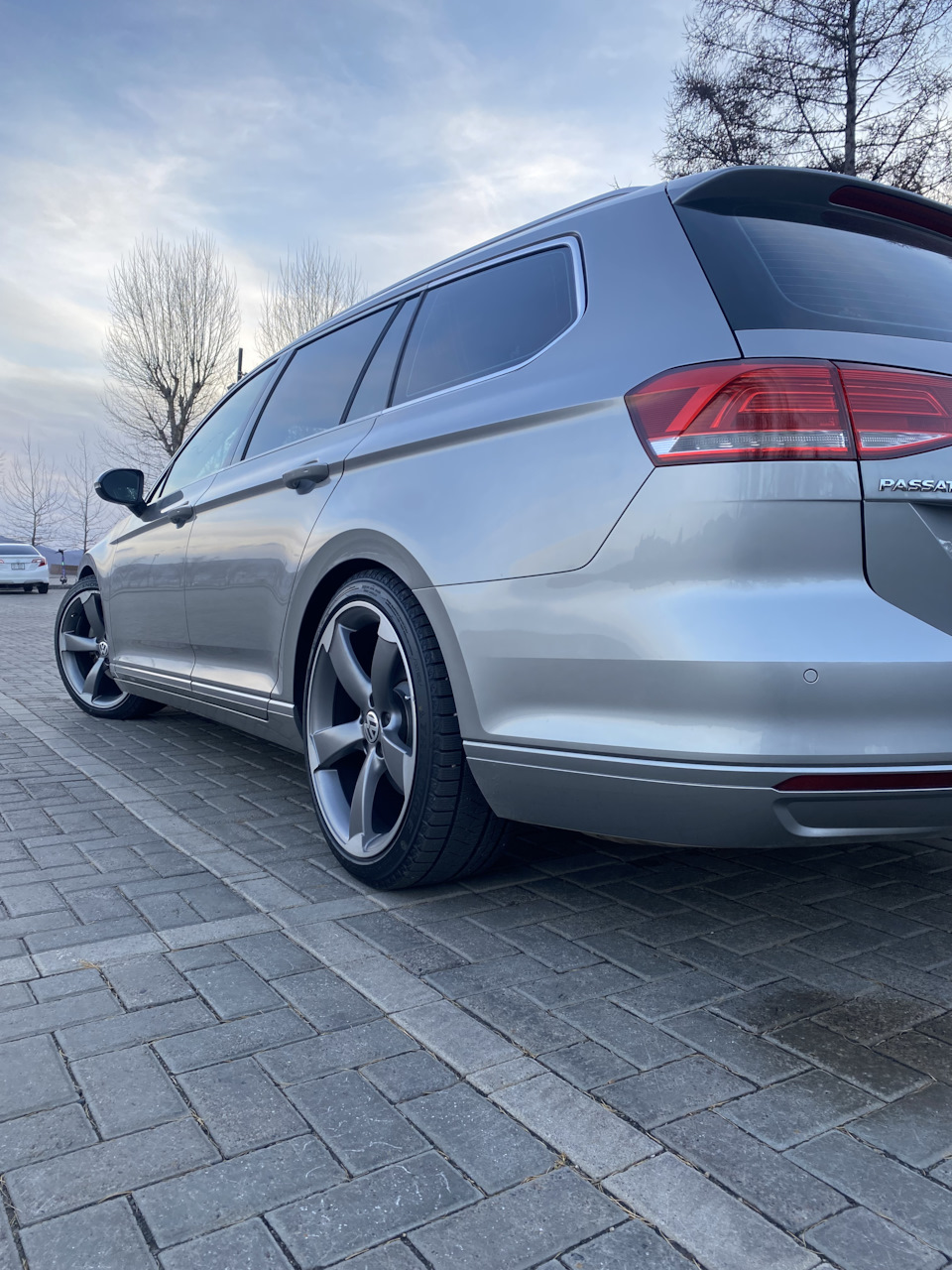 Занижение. Eibach Pro-kit -30 — Volkswagen Passat Variant (B8), 1,4 л, 2015 года | тюнинг | DRIVE2