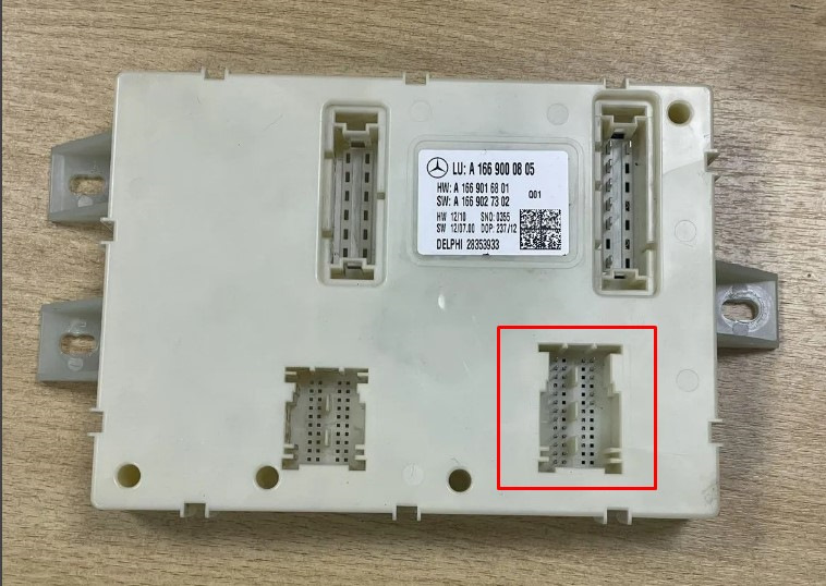 Омыватель камеры заднего вида — Mercedes-Benz M-Class (W166), 3 л, 2012 ...