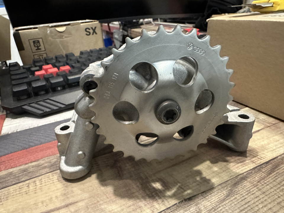 06A115121 ШЕСТЕРНЯ, МАСЛЯНЫЙ НАСОС VAG | Запчасти на DRIVE2