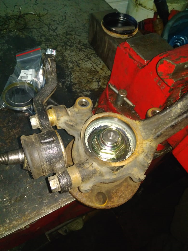 Замена всех ступичных подшипников — Toyota Chaser (100), 2,5 л, 1997 ...