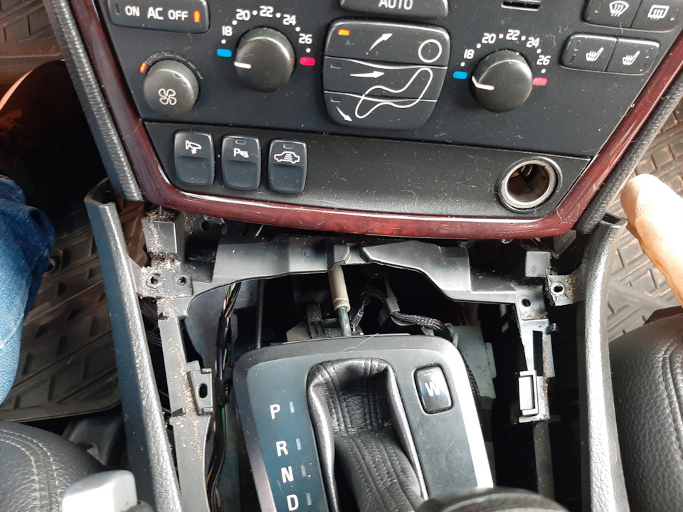 Как снять трос АКПП. — Volvo S60 (1G), 2,4 л, 2007 года | своими руками ...
