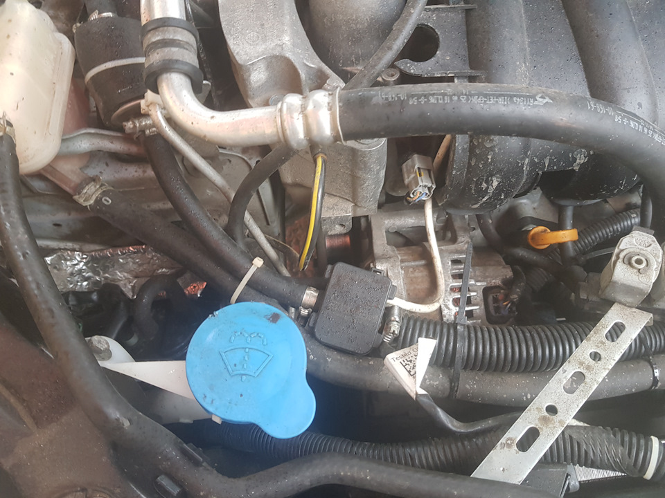 Замена ремня генератора — Nissan Qashqai (1G), 1,6 л, 2010 года ...