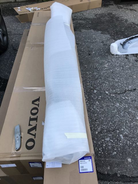 39874195 молдинг правый Volvo | Запчасти на DRIVE2