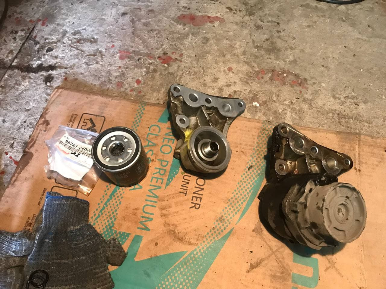 Замена корпуса масляного фильтра 2ZR-FE — Toyota Corolla Rumion, 1,8 л ...