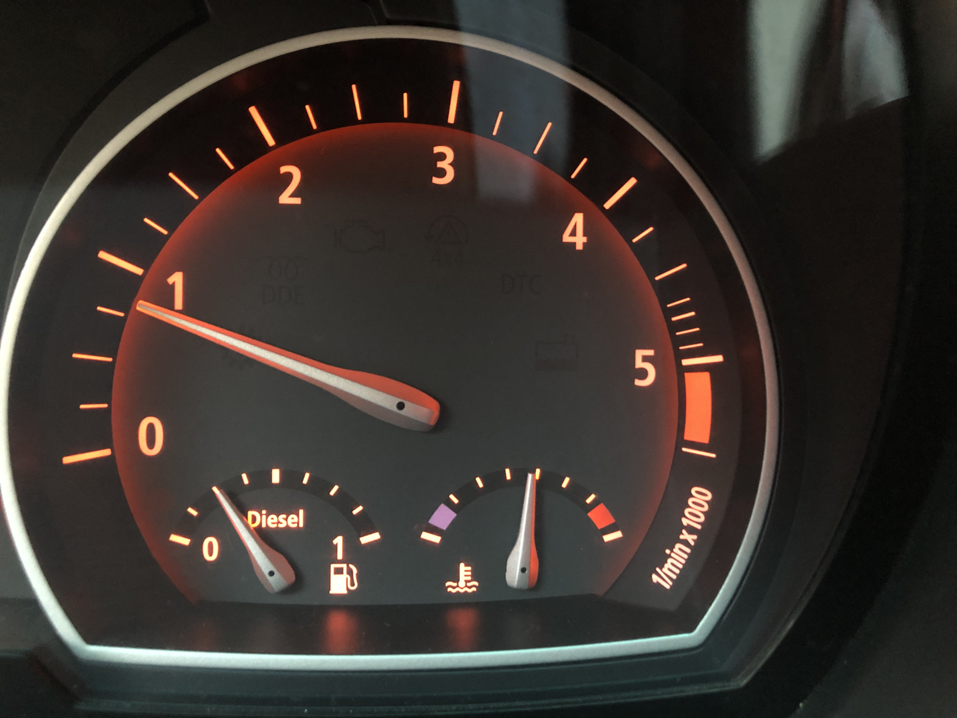 Замена датчика температуры охлаждающей жидкости Е83 — BMW X3 (E83), 2 л ...