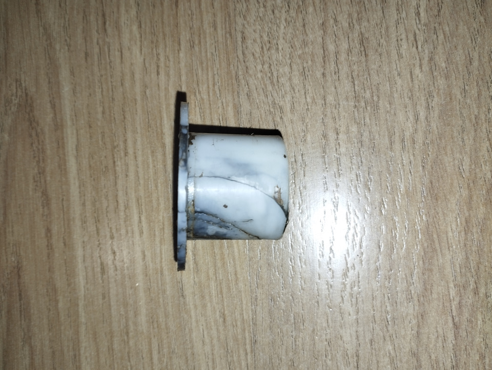 Маятник правый на ГАЗ 2715, если его ось не люфтит, это не значит, что ...