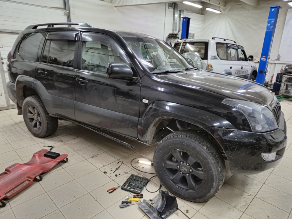Обработка порогов и крепление пластика. — Toyota Land Cruiser Prado 120 ...