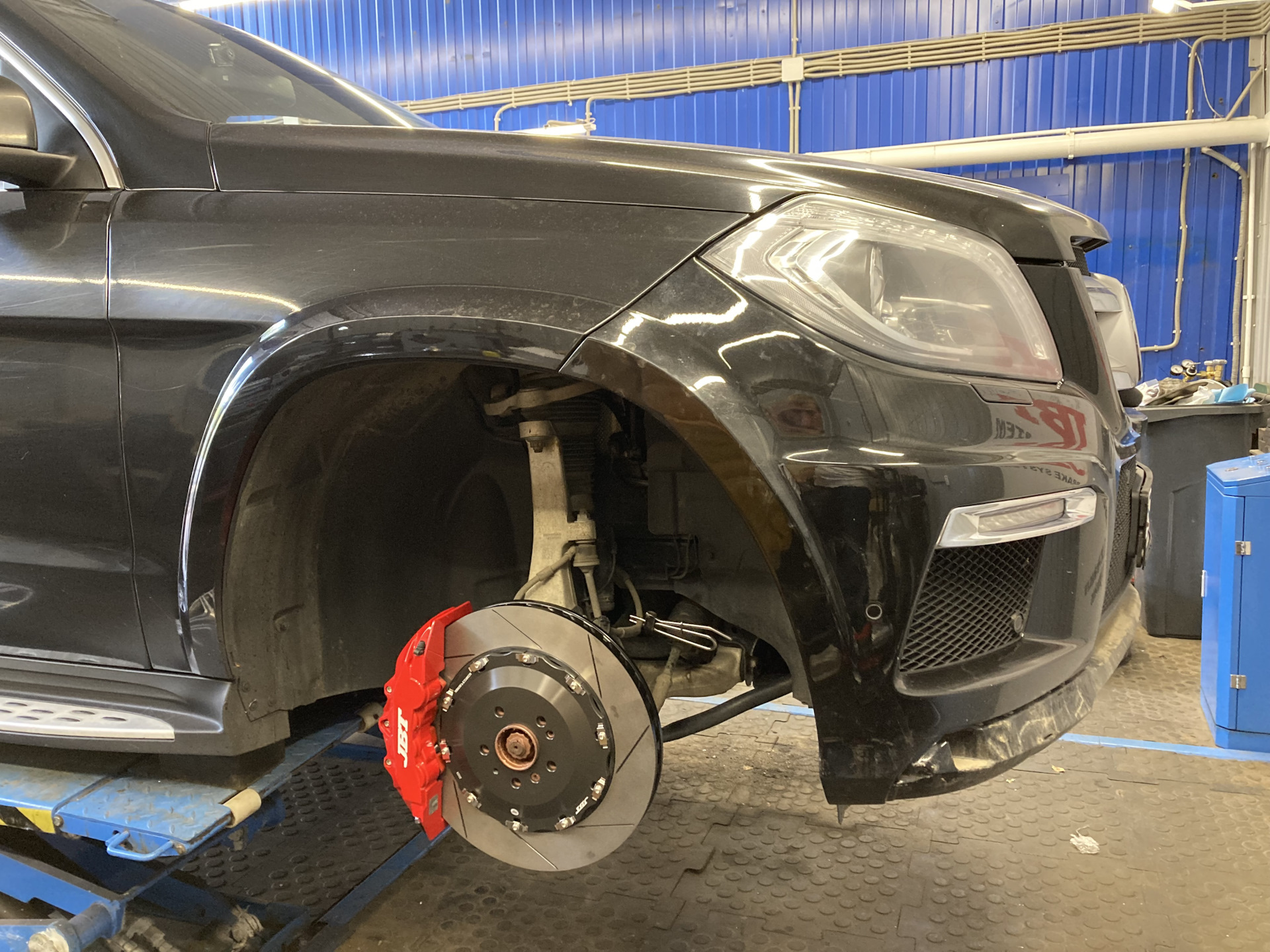 Mercedes-Benz GL X166 с тормозной системой JBT. — JBT Brake System на ...