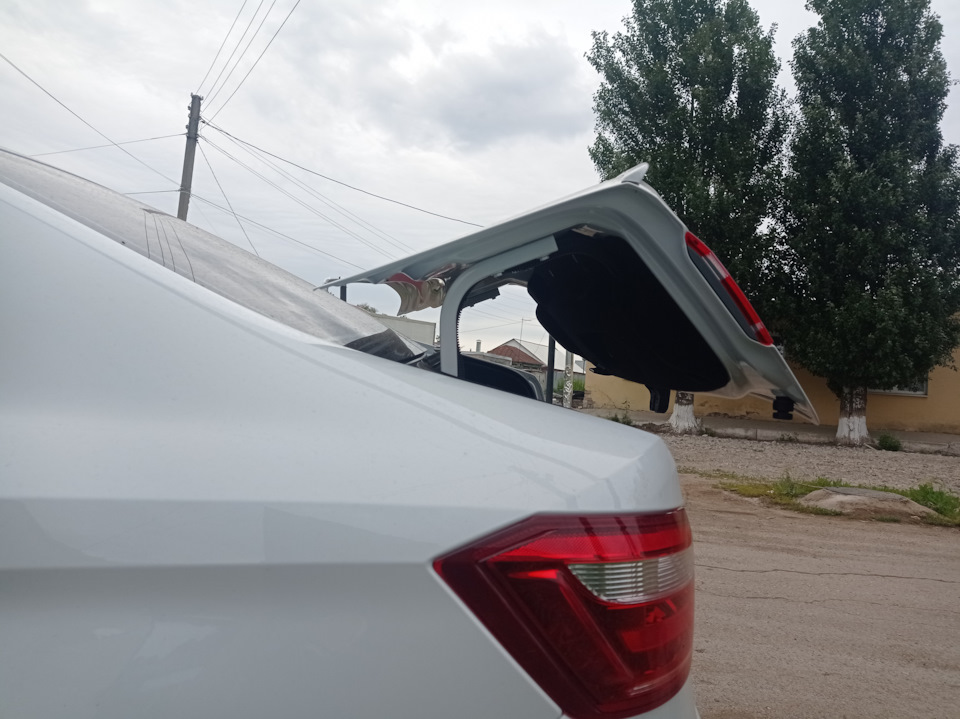 Полное открывание крышки багажника со штатного брелка — Lada Vesta (1G ...