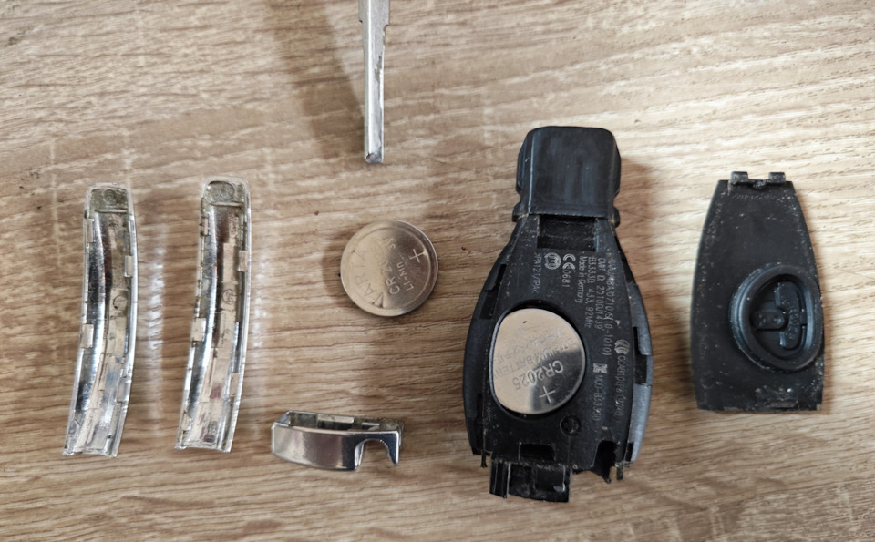Замена батарейки в пульте д/у — Mercedes-Benz C-Class (W204), 2,1 л ...