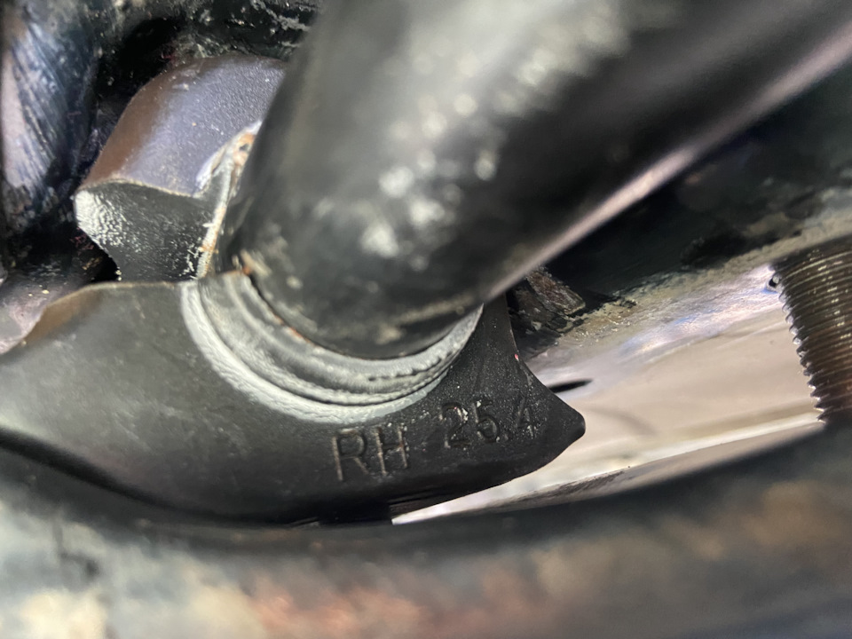 Ремонт подвески… замена стабилизатора ) — Toyota Prius (30), 1,8 л ...