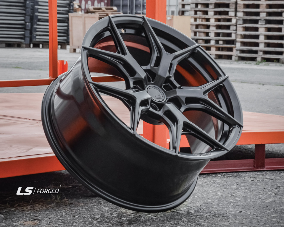 Черный матовый кованый диск LS FG14 — Slikshop на DRIVE2