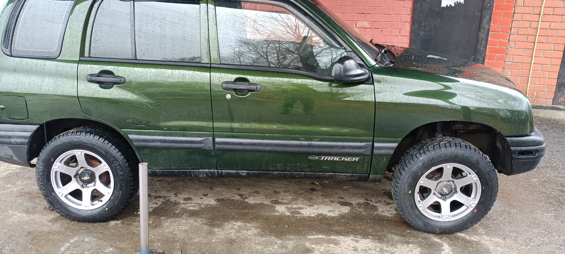 Новые тапки) 215.75.r16 — Chevrolet Tracker II, 2 л, 2000 года ...