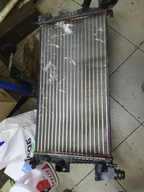 LRC1075 Радиатор охлаждения для автомобилей Focus III (11-) M/A 1.6i/2 ...