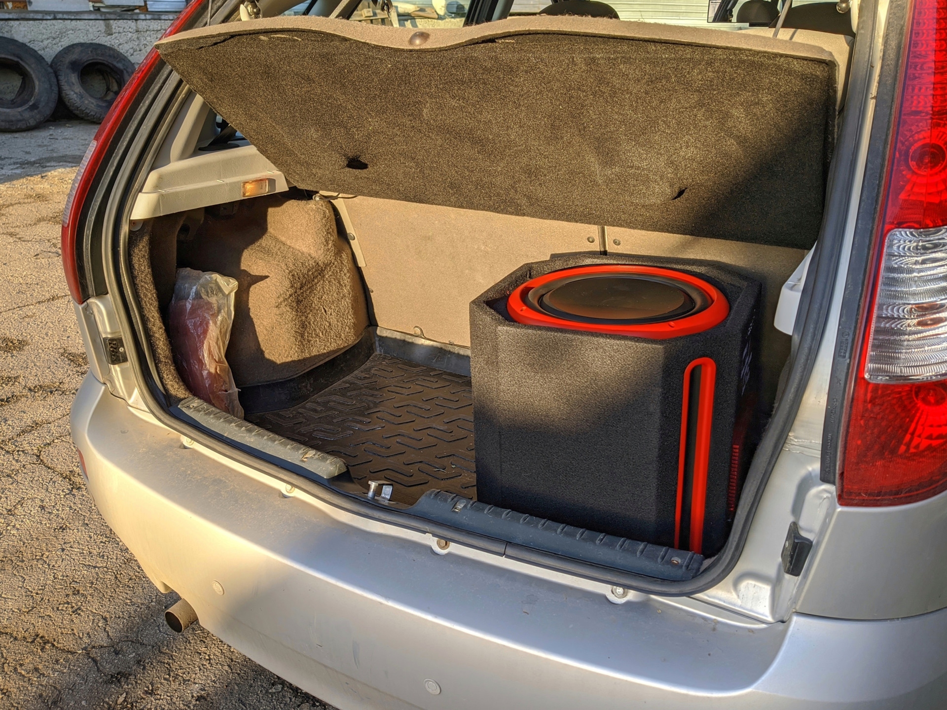 Сабвуфер URAL AS-D12A CUBE — Lada Калина Хэтчбек (1G), 1,6 л, 2011 года | автозвук | DRIVE2