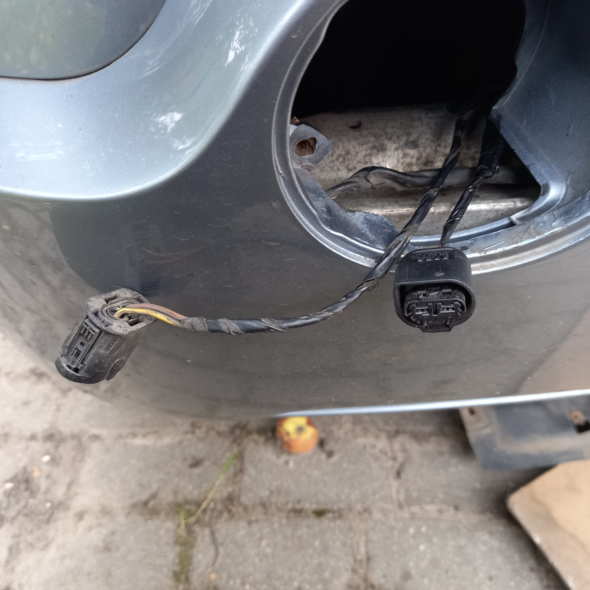 самостоятельный ремонт. замена фанфар — BMW X3 (E83), 2,5 л, 2004 года ...