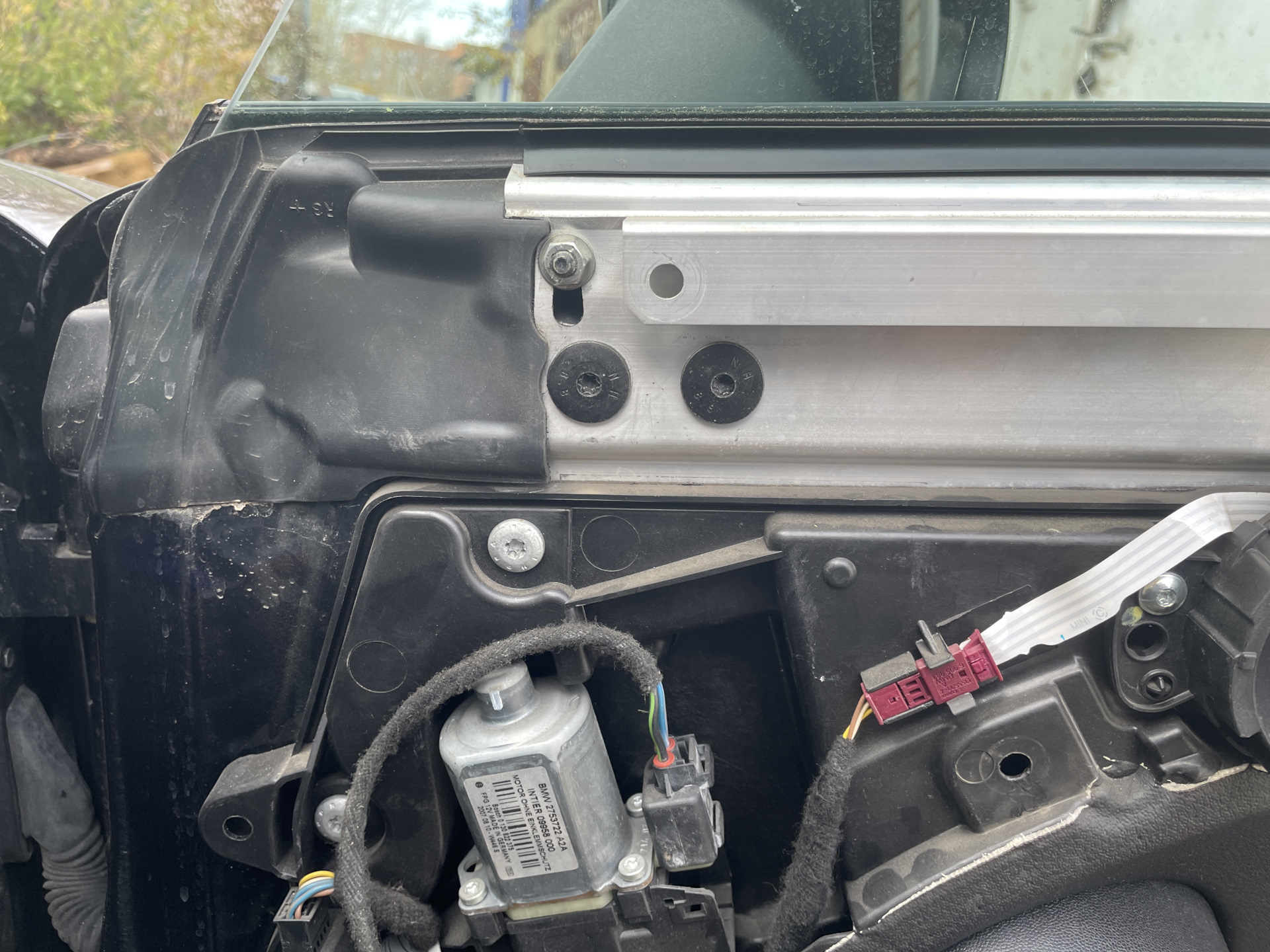 Замена внешней ручки двери — MINI One Mk II, 1,4 л, 2007 года | своими ...