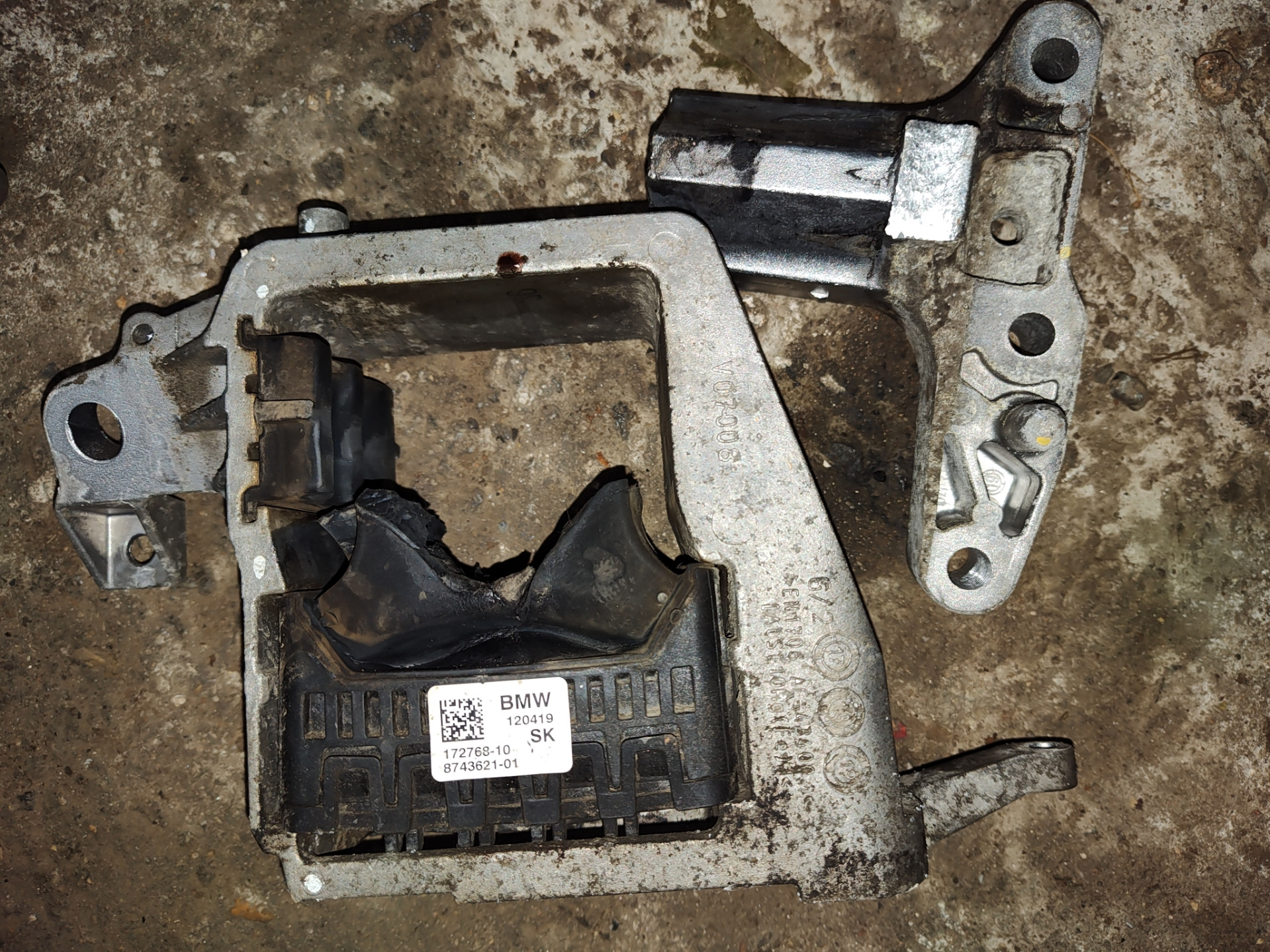 Опора двигателя — MINI John Cooper Works, 2 л, 2019 года | расходники ...