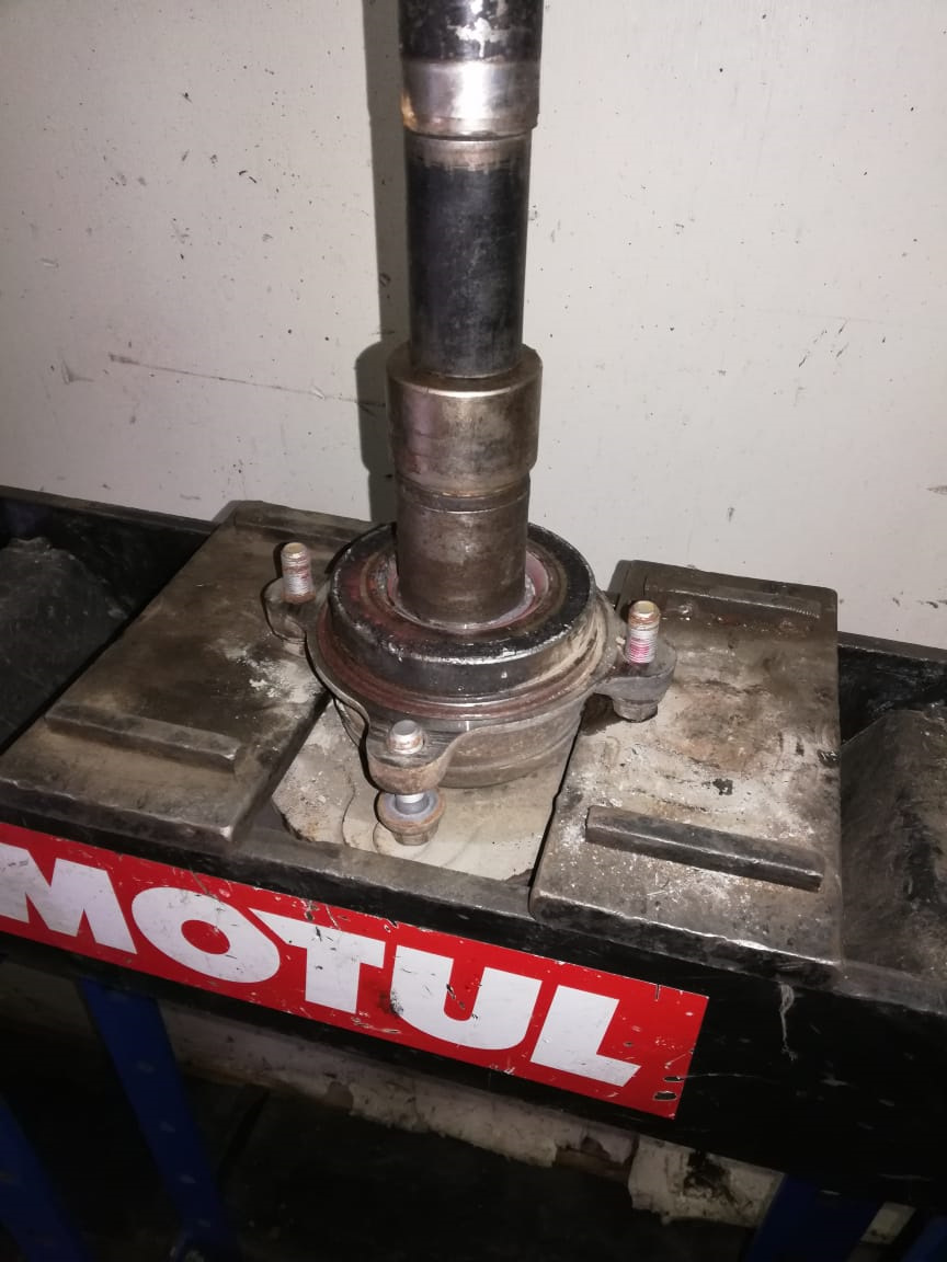 Тормоза #1: Замена задних дисков, колодок, подшипник — Lexus LX (URJ200 ...