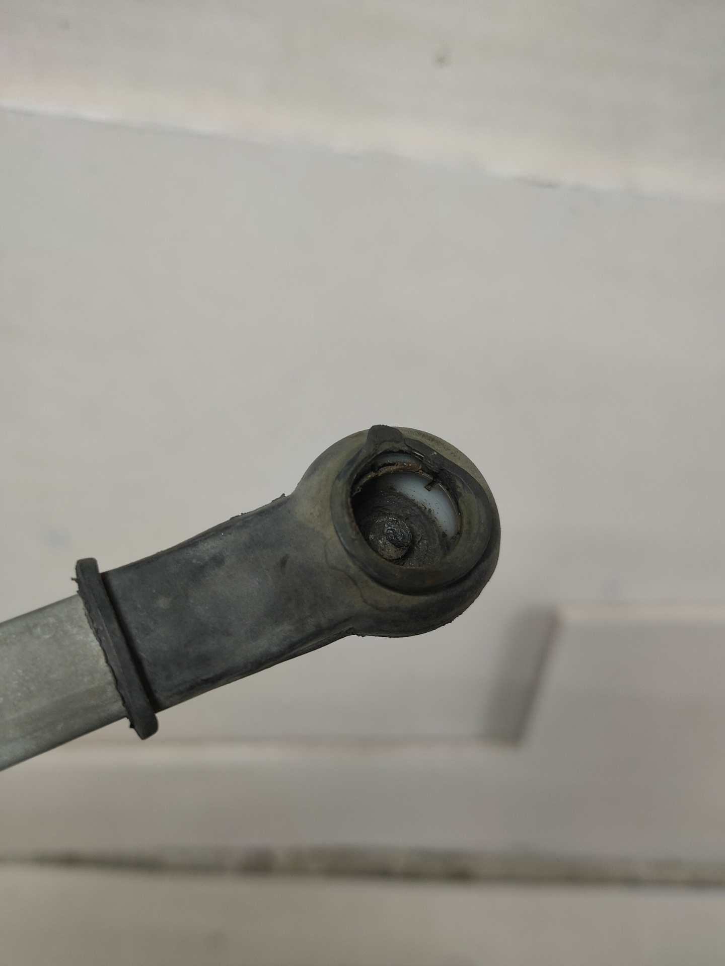 Дворники, трапеция, тяга — Hyundai Terracan, 2,5 л, 2003 года | поломка ...