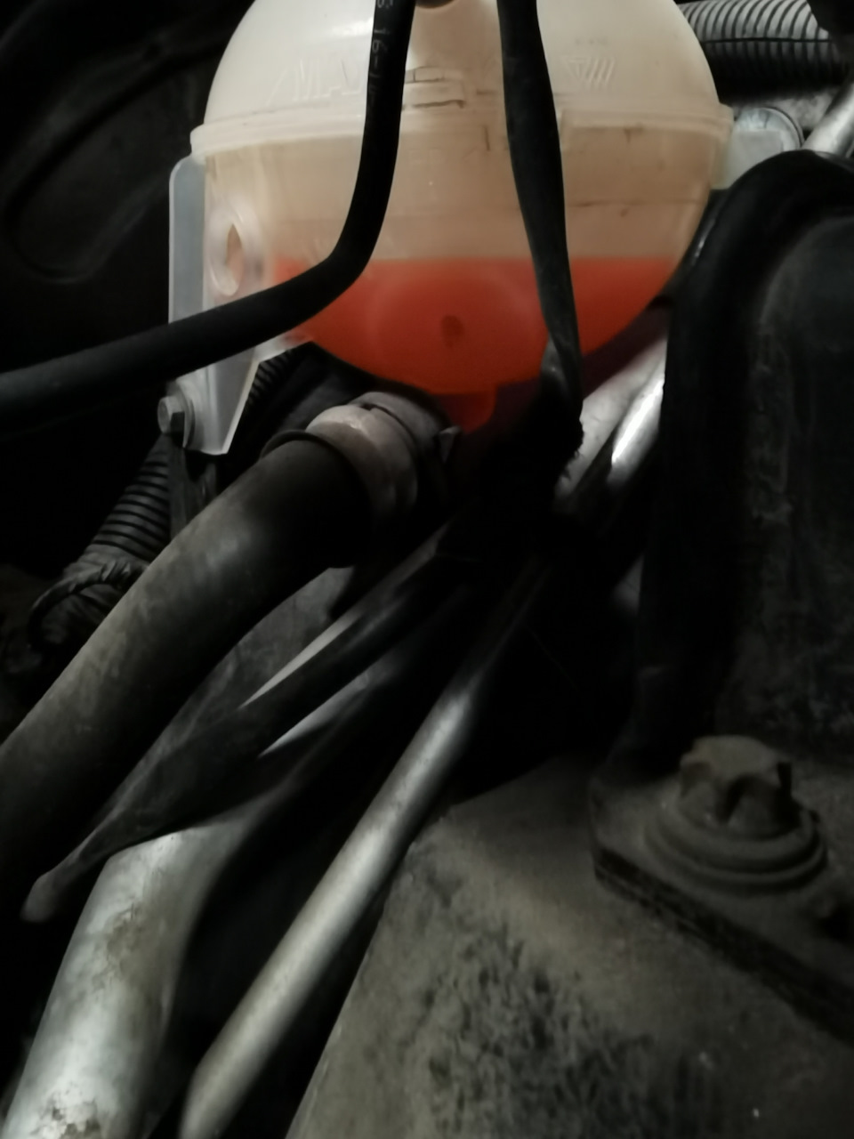 Кронштейн упора капота 7928.39+ доливка антифриза G12+ — Peugeot 3008 ...