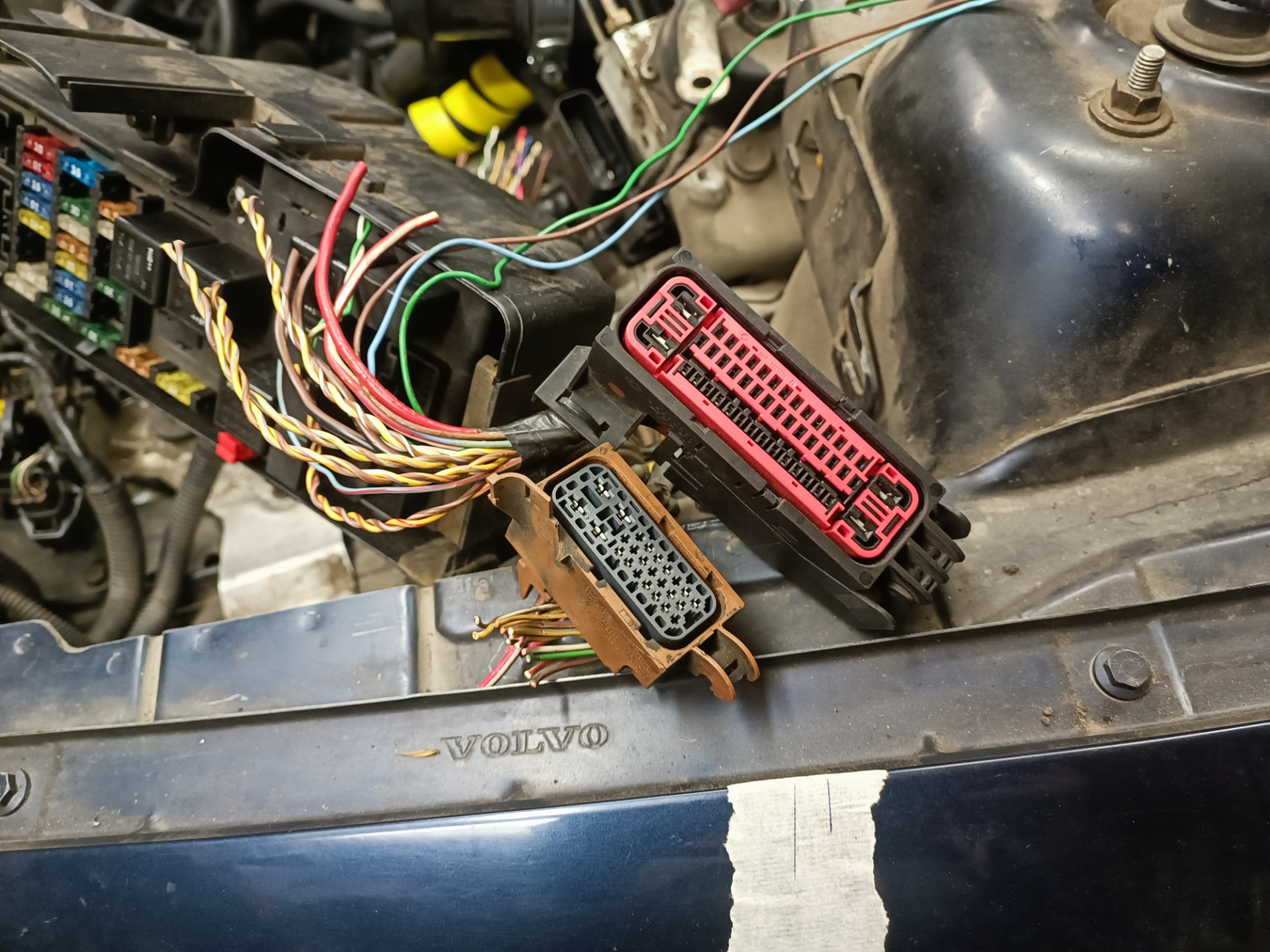 Блок BCM — Volvo XC70 II, 2,4 л, 2001 года | своими руками | DRIVE2