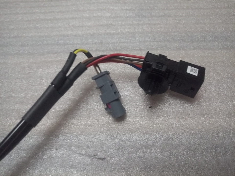 566827566A Кнопка открывания багажника с камерой VAG | Запчасти на DRIVE2