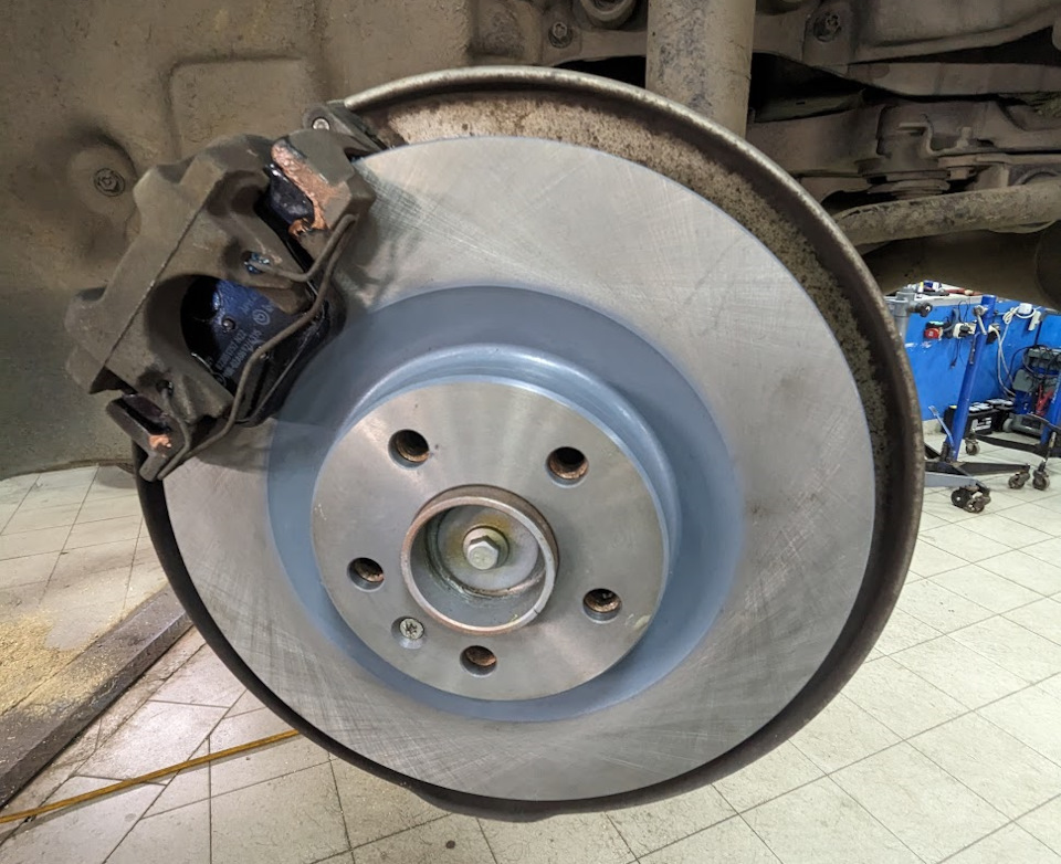 Большое ТО — замена ГРМ и приводного, дисков, колодок — Volvo XC60 (2G ...